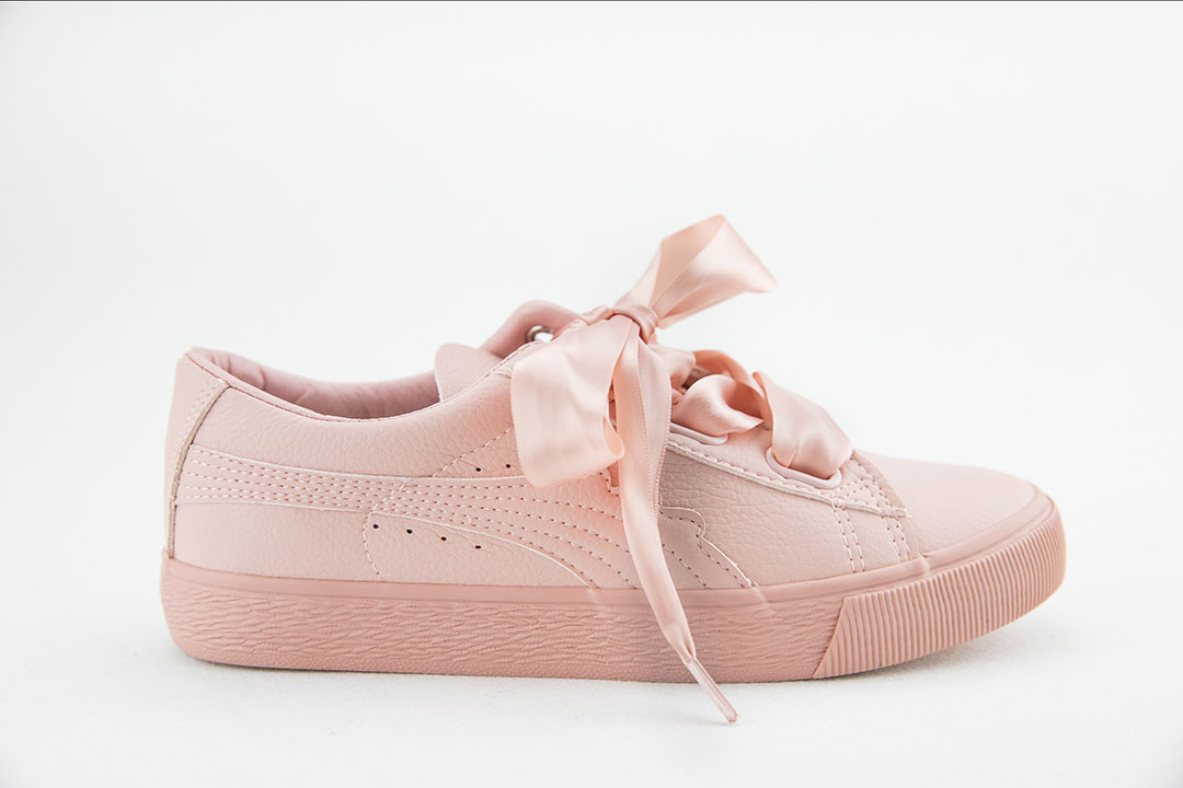 Interchanging attraction ribbon laced sneakers in pink • DREAMSCAPED