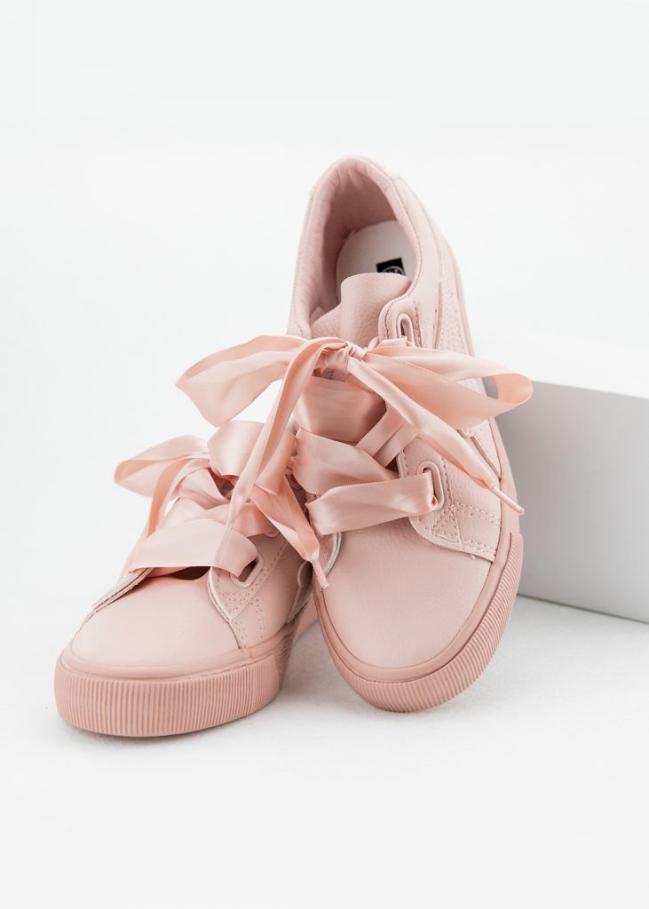 Interchanging attraction ribbon laced sneakers in pink • DREAMSCAPED