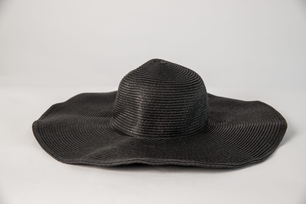 Glorious day hat in black • DREAMSCAPED