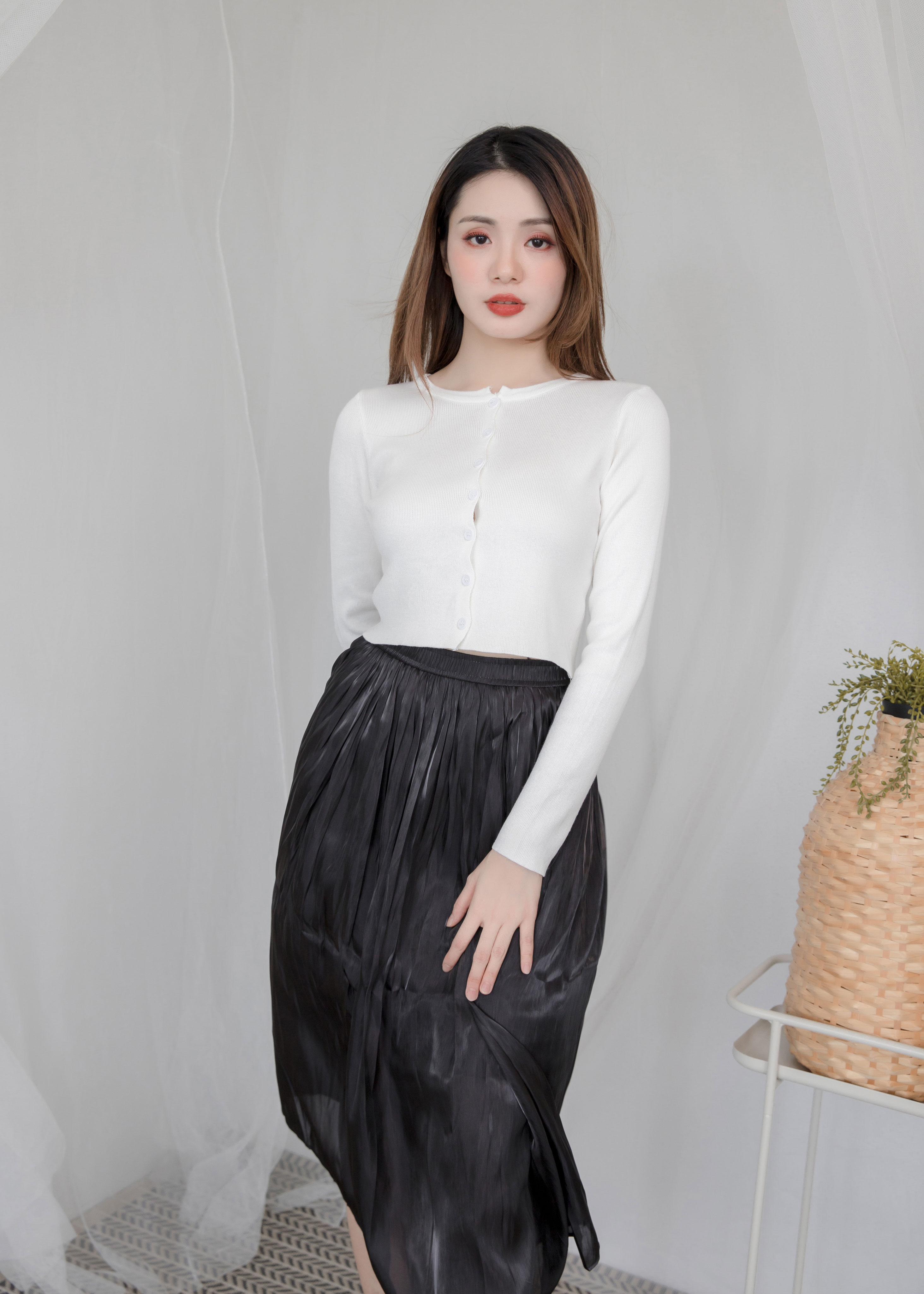 Gloss Over Satin Pleated skirt in Black • DREAMSCAPED
